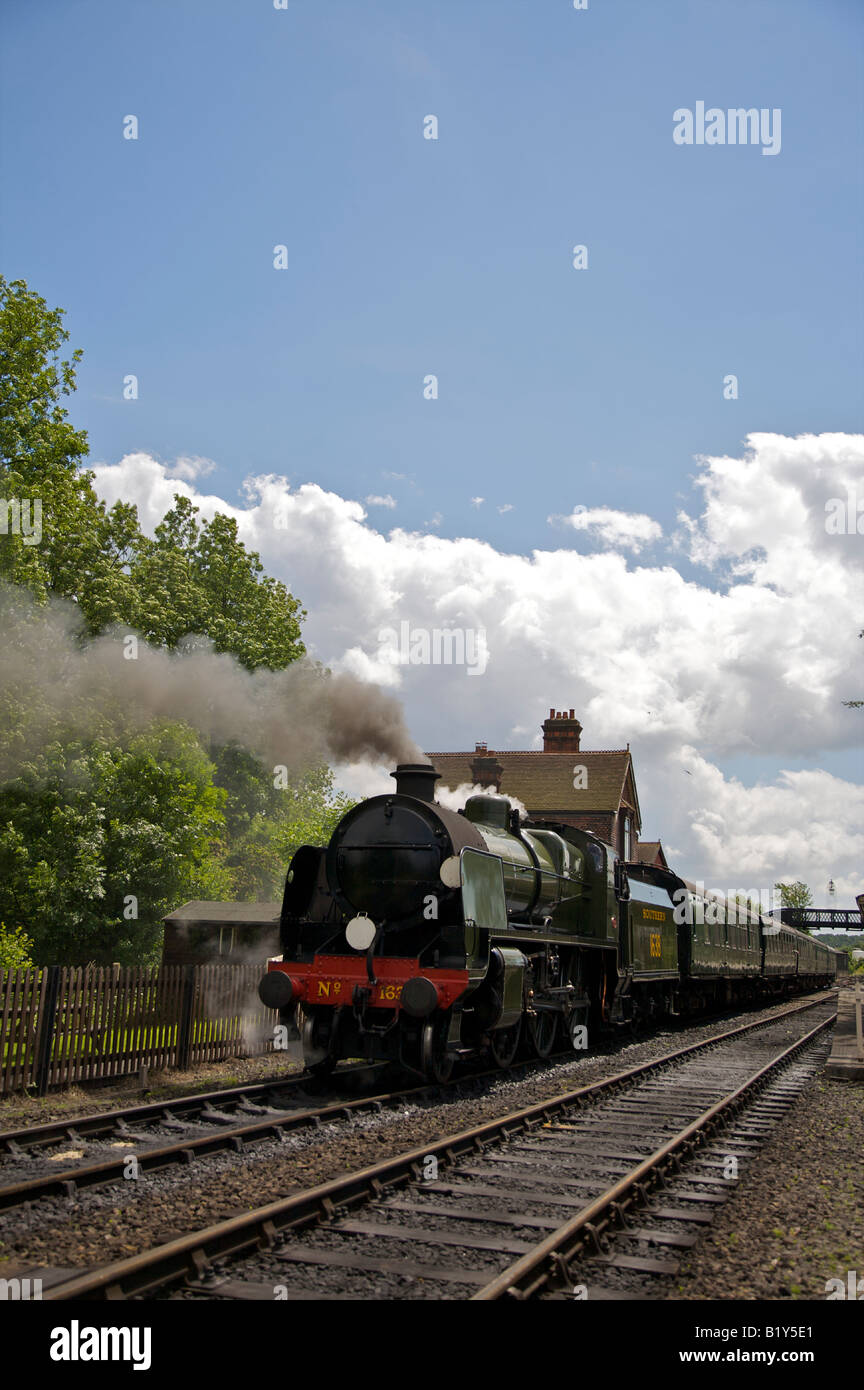 RAILWAY STEAM ENGINE U CLASS 1638 SOUTHERN LOCOMOTIVE UNDER FULL STEAM ...