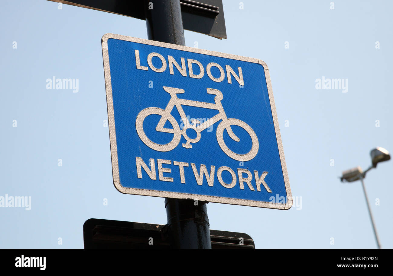 Cycling network sign in London Stock Photo - Alamy