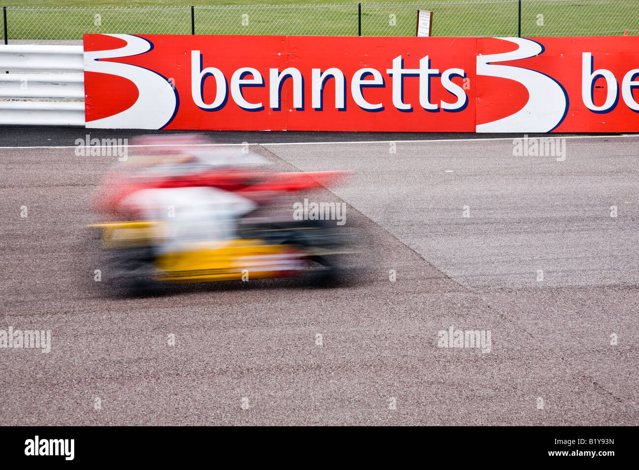 Gary Johnson riding a Honda in the Superstock 1000 practice, at speed ...