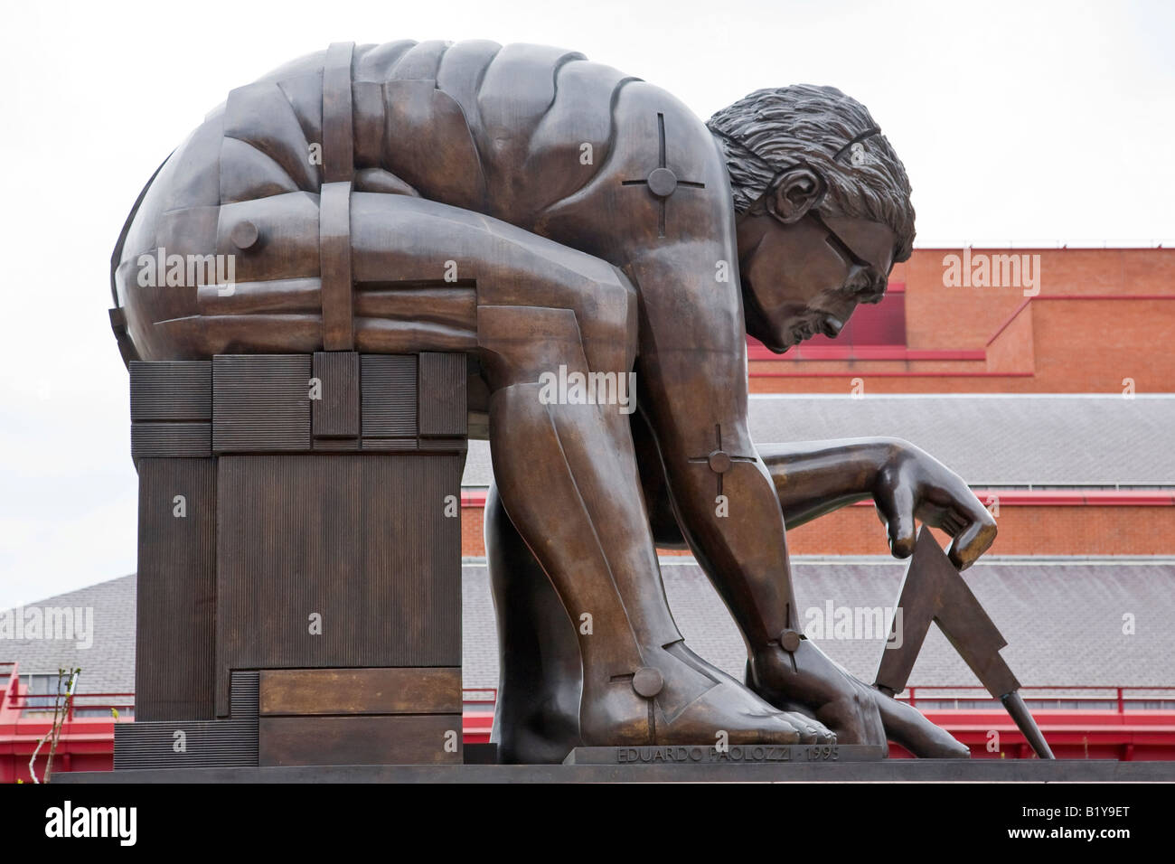Statue of Newton by Eduardo Paolozzi in the coutyard of the British ...