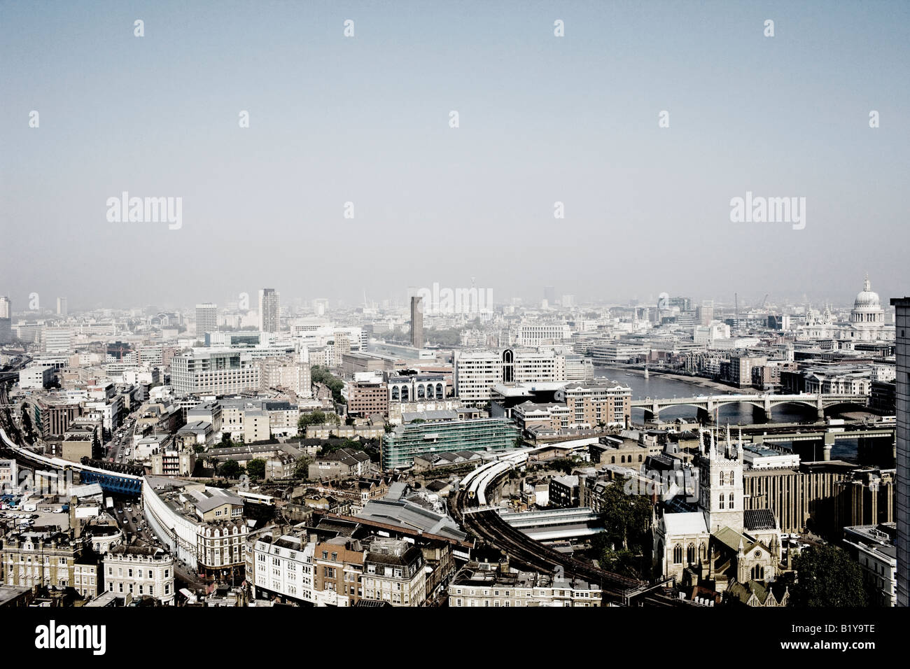 London skyline view hi-res stock photography and images - Alamy