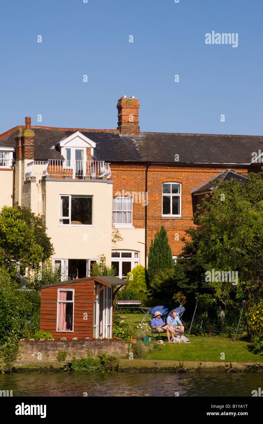 Riverside house hi-res stock photography and images - Alamy