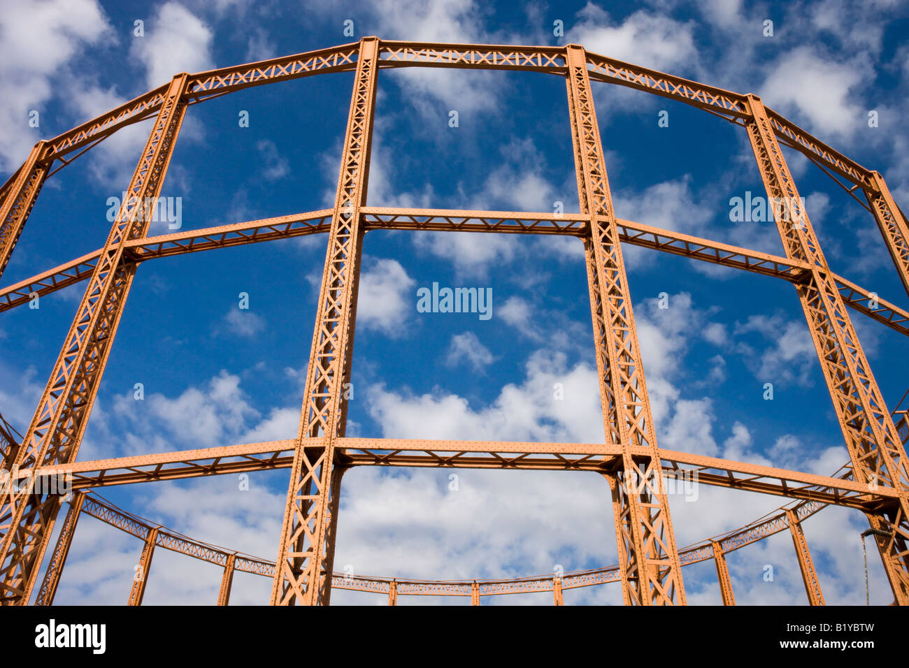 Gasometer england hi-res stock photography and images - Alamy