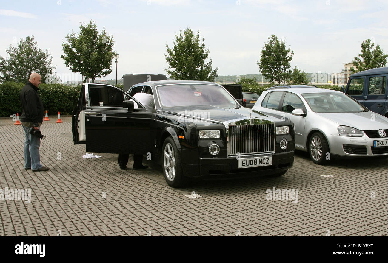 Bentley gb hi-res stock photography and images - Alamy