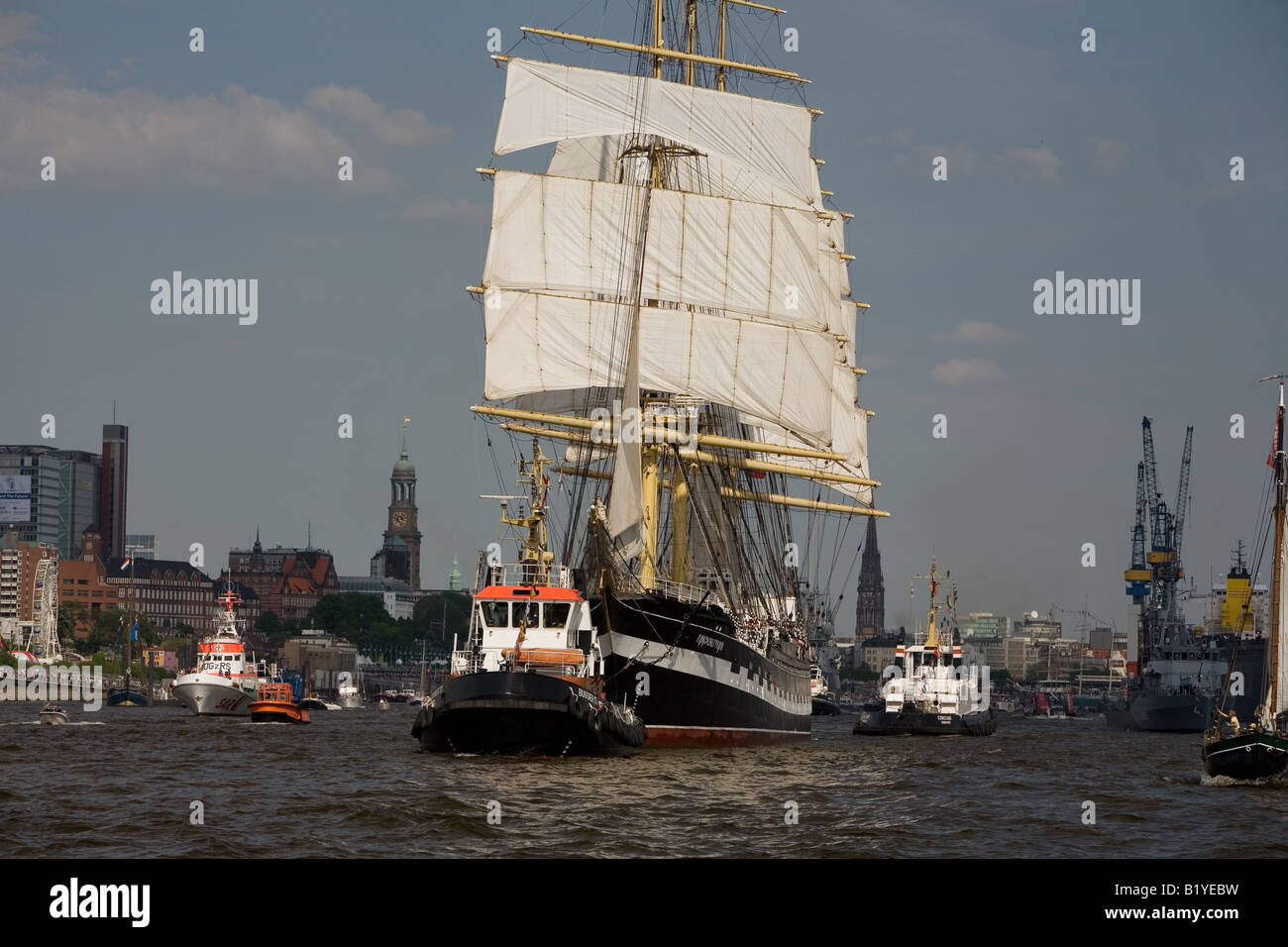 Sailing school ship hi-res stock photography and images - Alamy