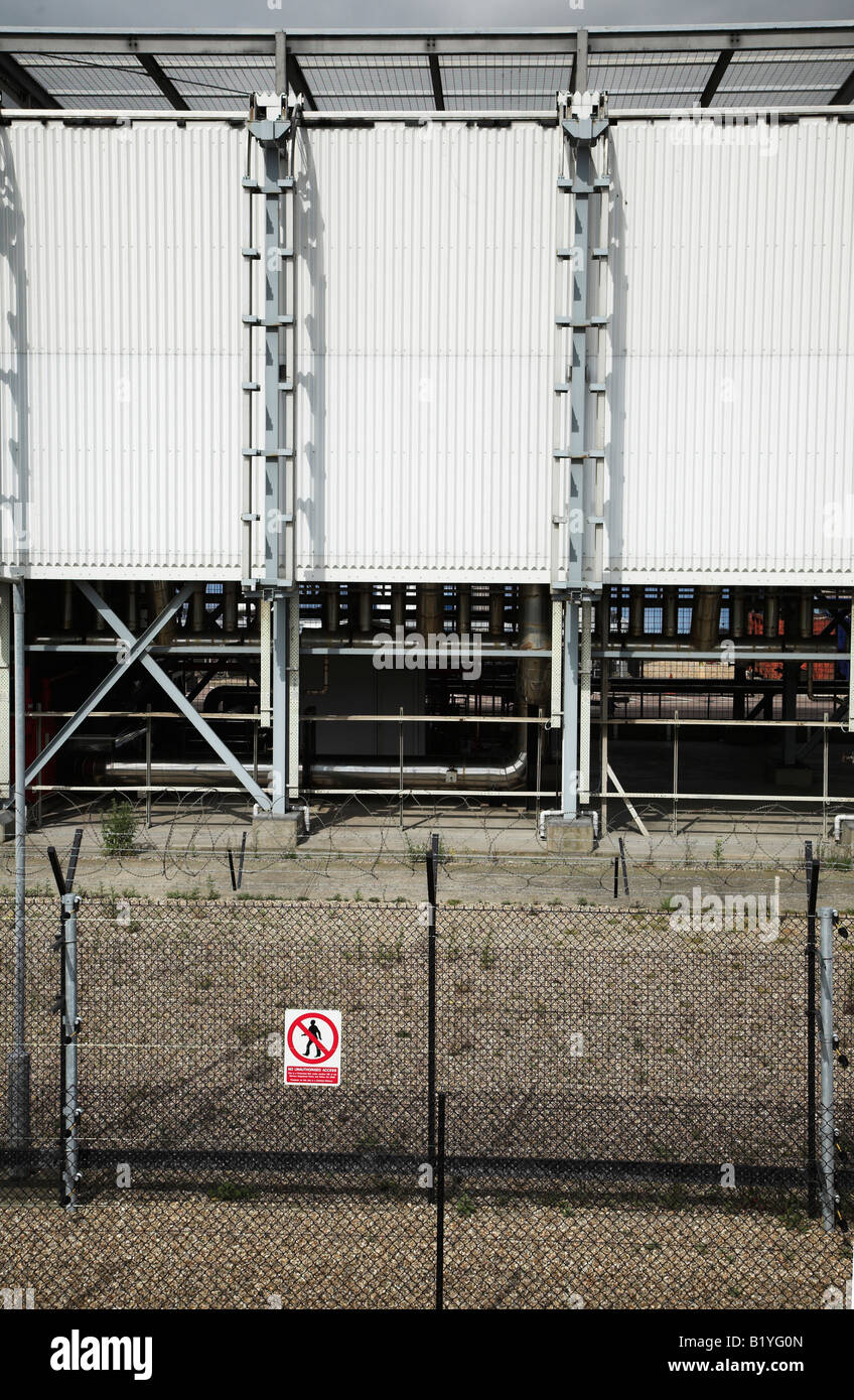 Keep Out signs barbed wire fencing industrial buildings Sizewell ...