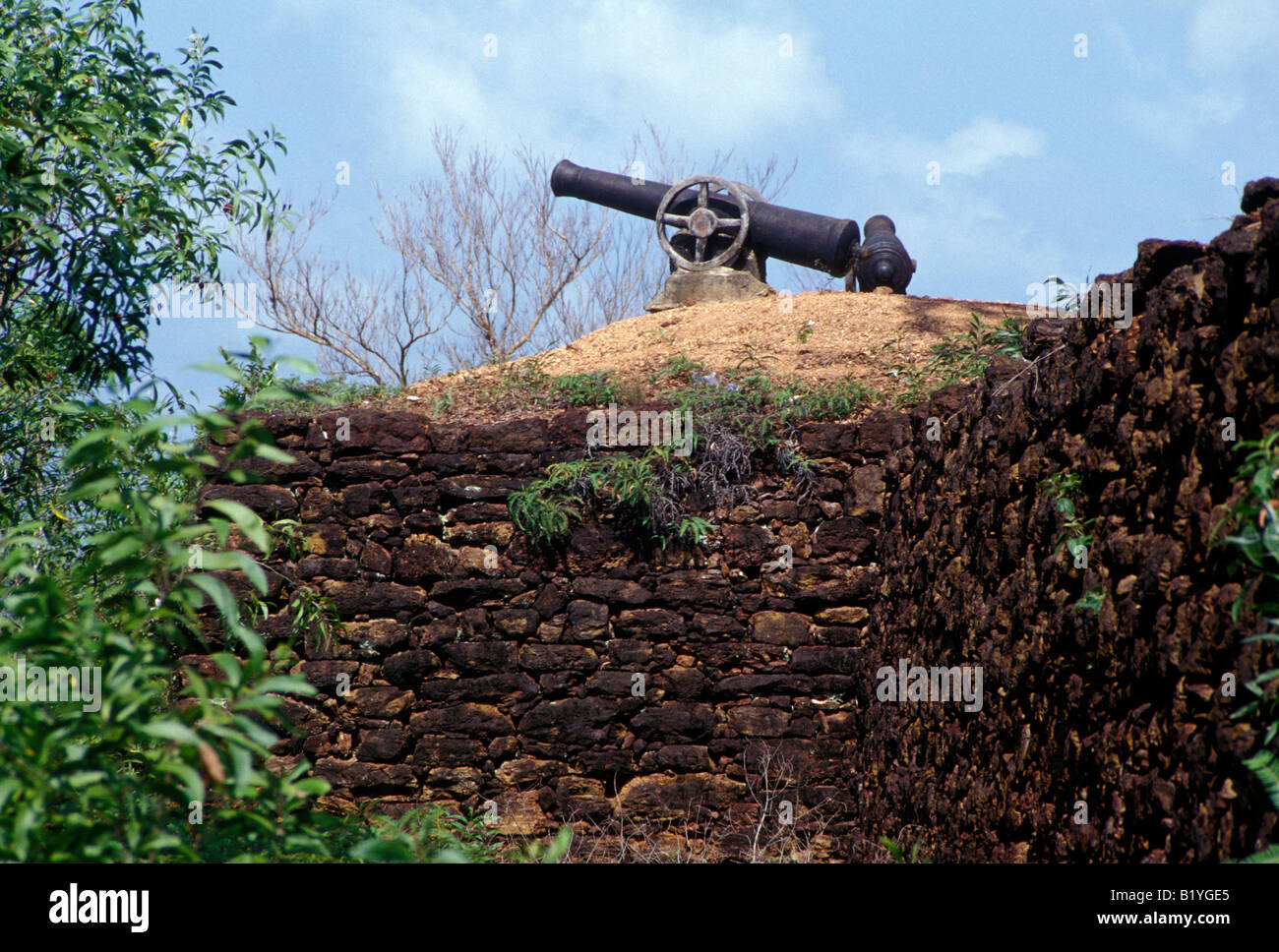 Penyengat penyenget fort islam islamic muslim muslem landmark landmarks ...