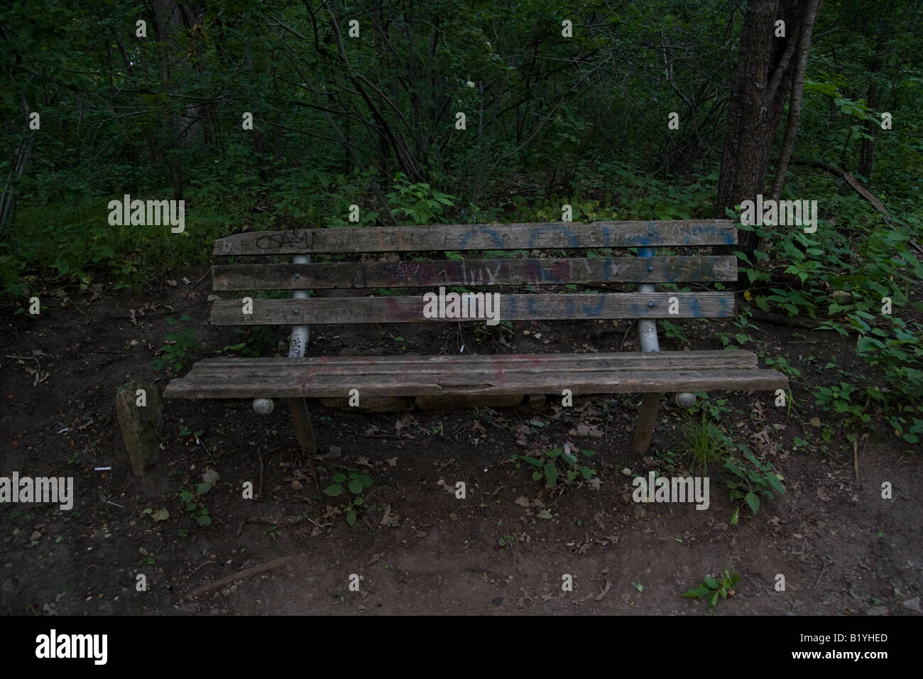 Graffiti bench hi-res stock photography and images - Alamy