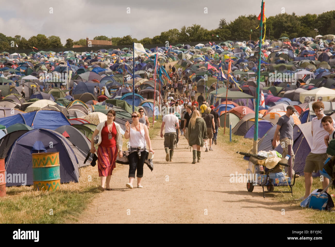 Campsite near Worthy farm. Glastonbury Festival 2008 Stock Photo - Alamy