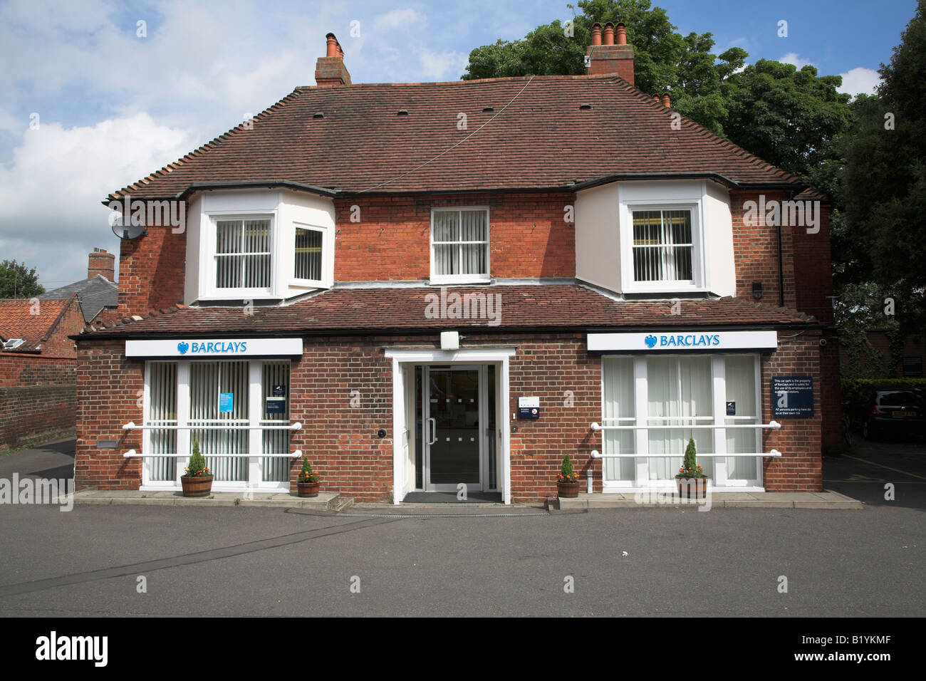 Small community bank hi-res stock photography and images - Alamy