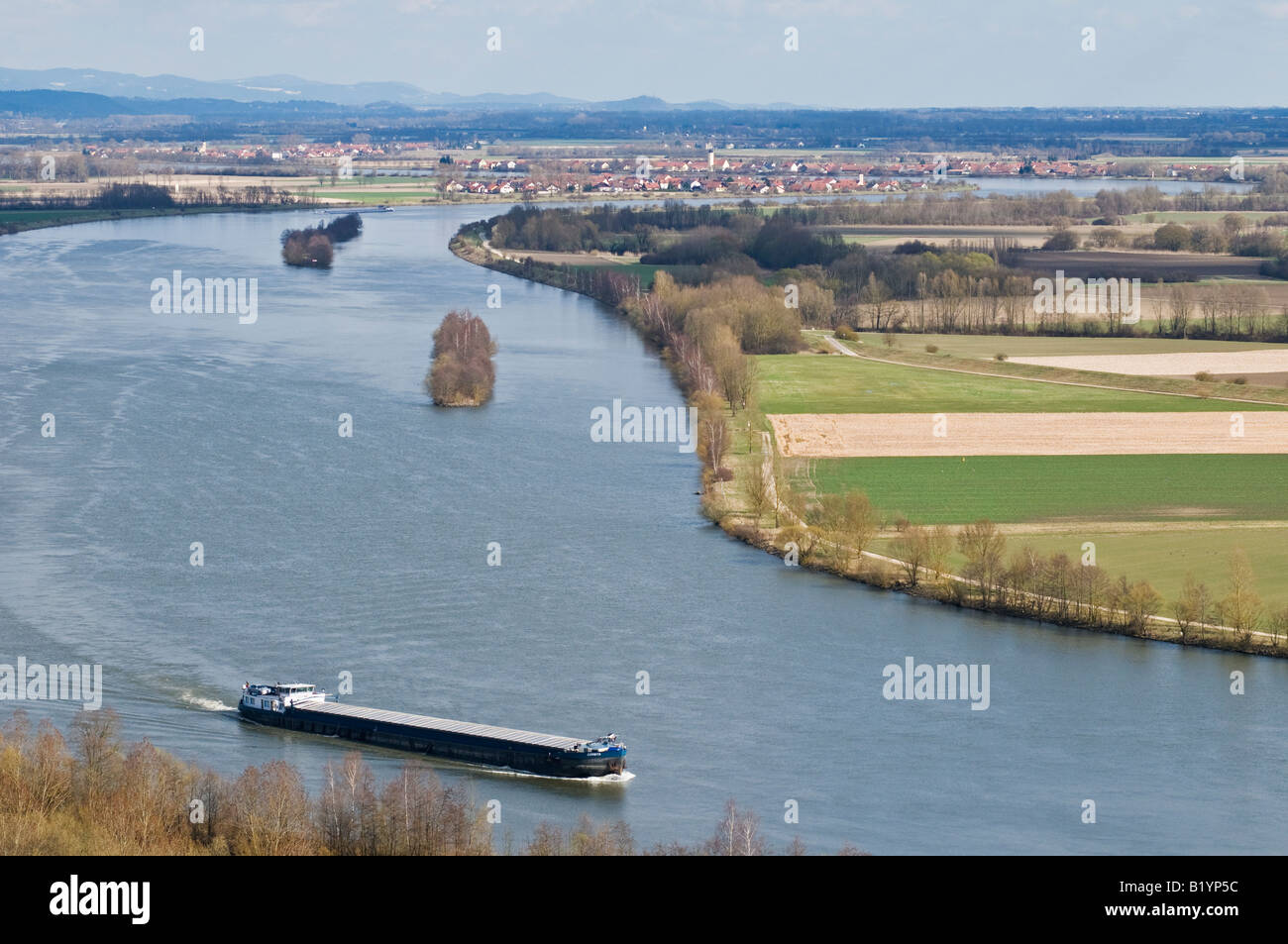 View of regensburg and danube river hi-res stock photography and images ...