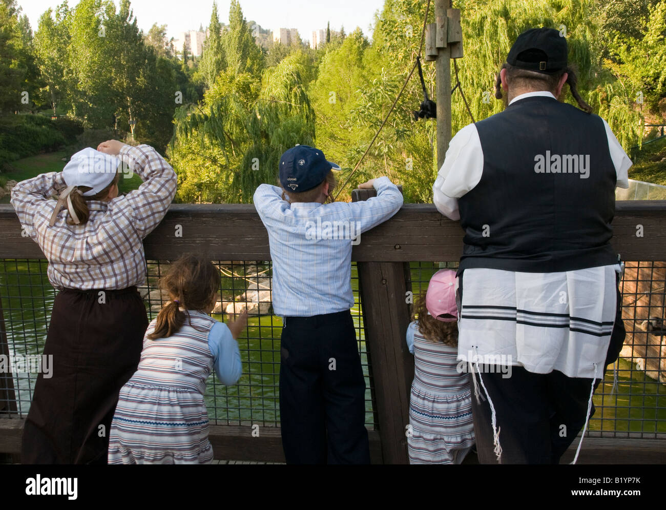 Israel Jerusalem Biblical Zoo Family zoological gardens orthodox family ...