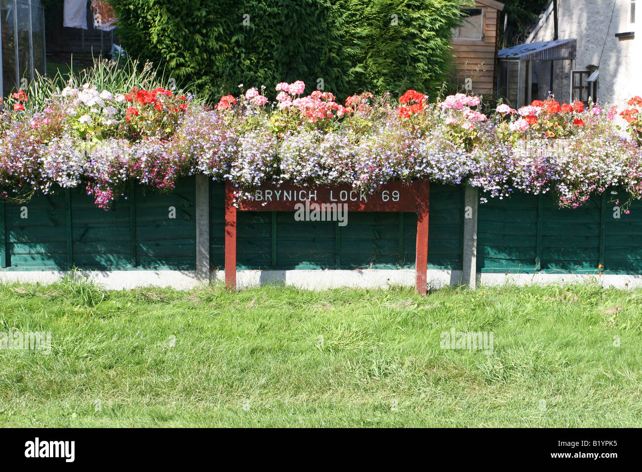 Brynich lock on canal hi-res stock photography and images - Alamy