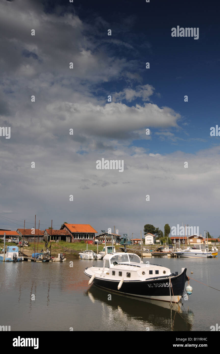 A typical boat from Arcachon: The Pinasse Stock Photo - Alamy