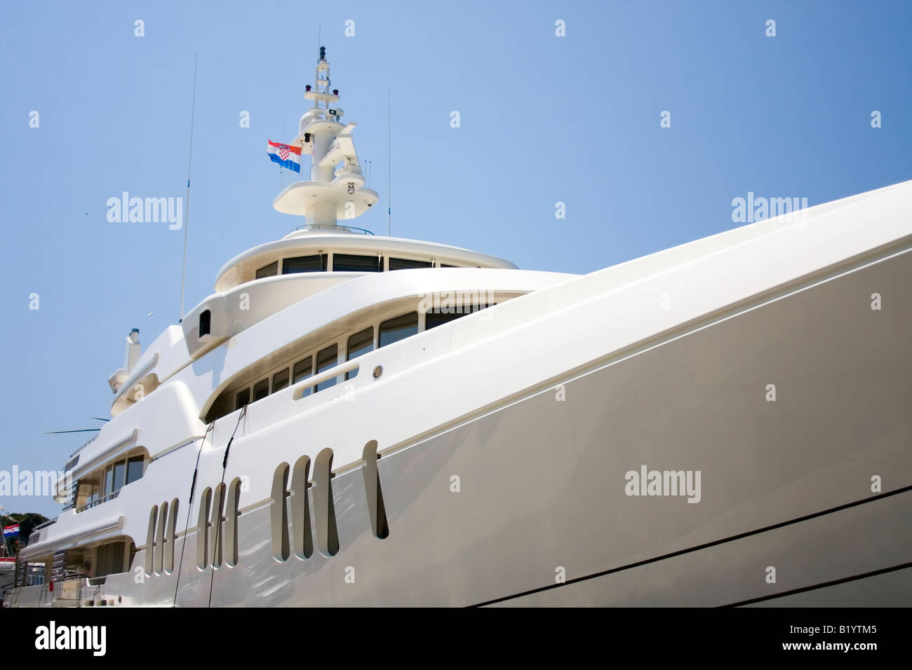 Communications tower and control room on the big white yacht Stock ...