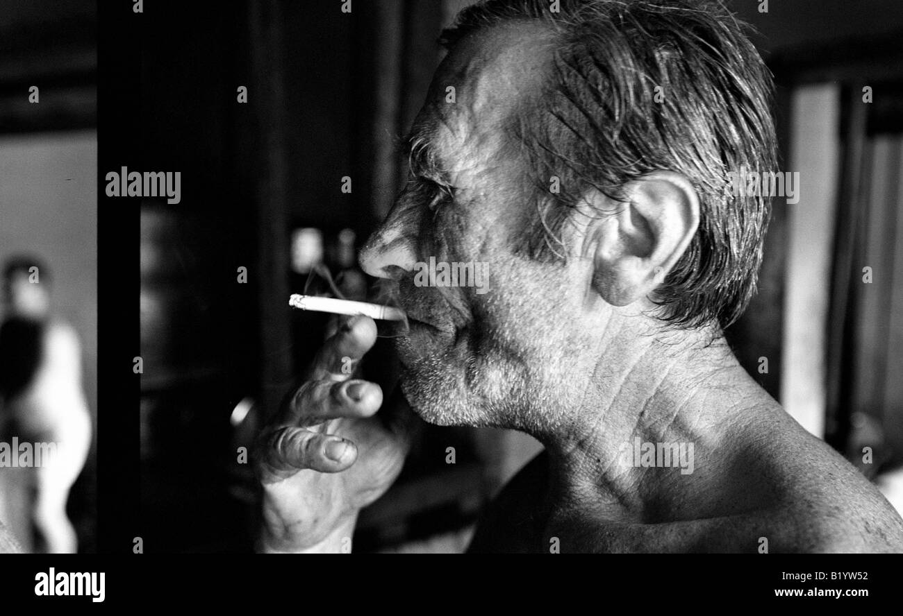 old man smoking Stock Photo - Alamy