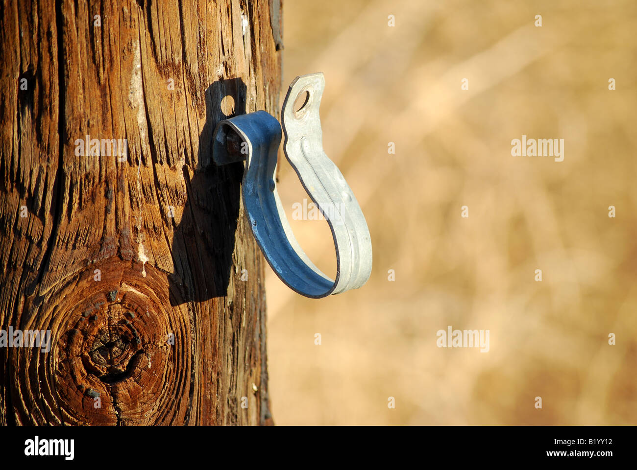 Metal bracket hi-res stock photography and images - Alamy