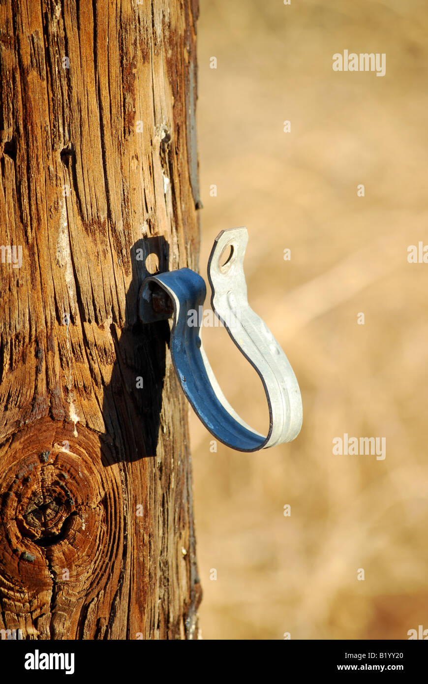 Metal bracket hi-res stock photography and images - Alamy