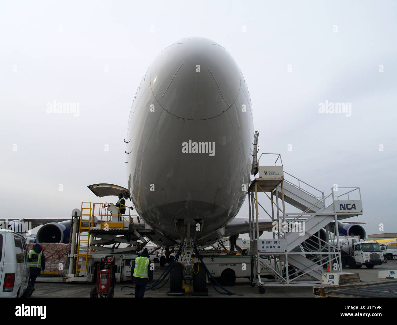 Cargo plane loading nose hi-res stock photography and images - Alamy