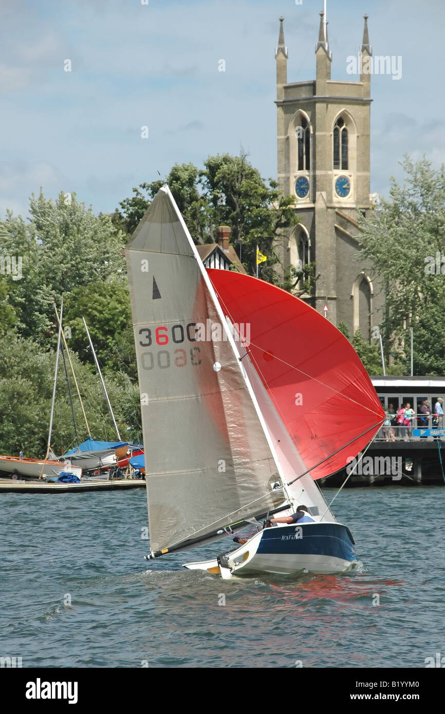 Dinghy Sailing River Thames Surrey UK Stock Photo - Alamy