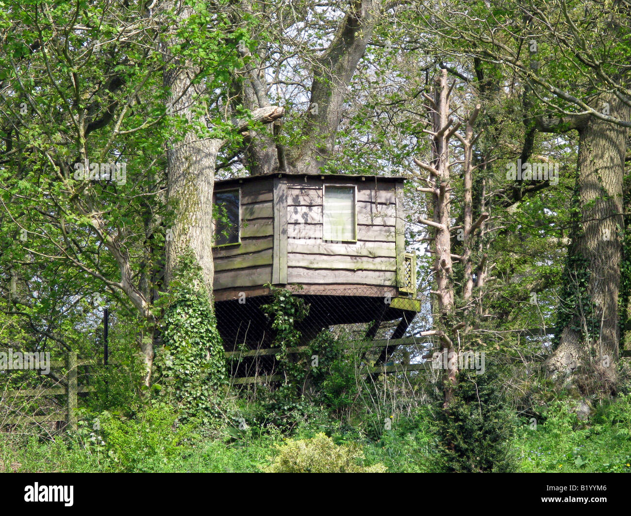 England play childrens wood den hi-res stock photography and images - Alamy
