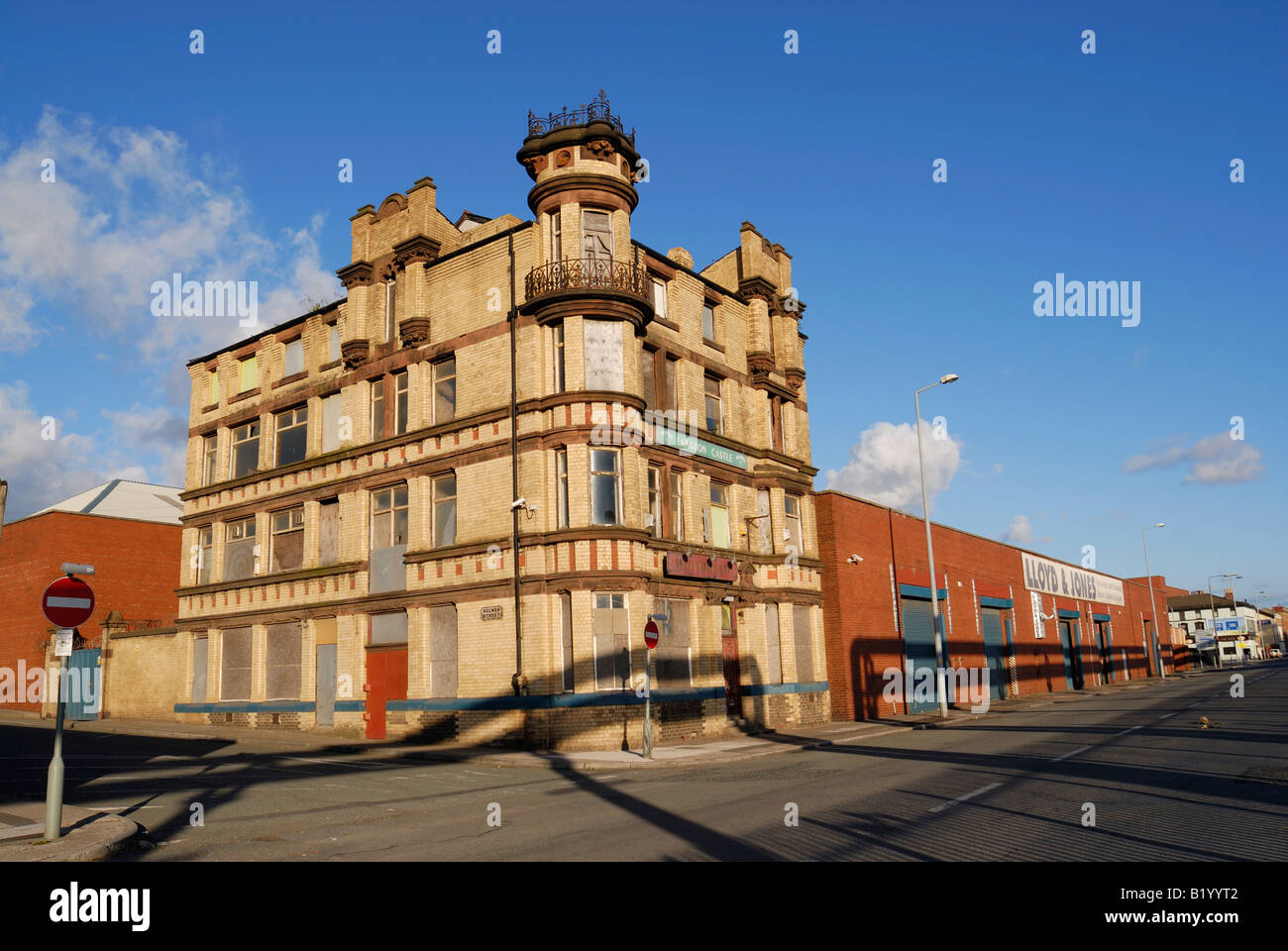 Liverpool bootle docks hi-res stock photography and images - Alamy