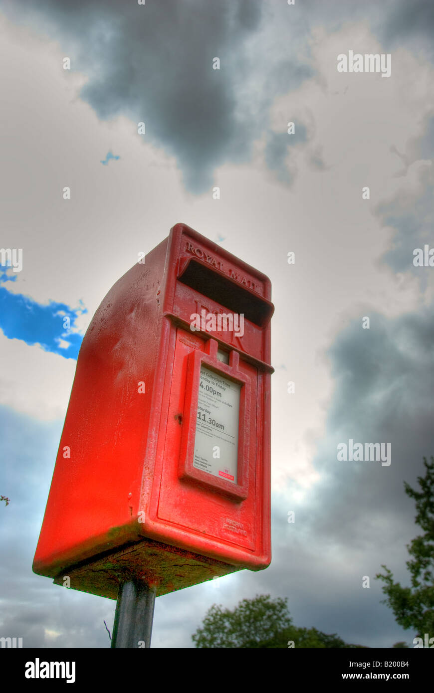 Red post box gpo hi-res stock photography and images - Alamy