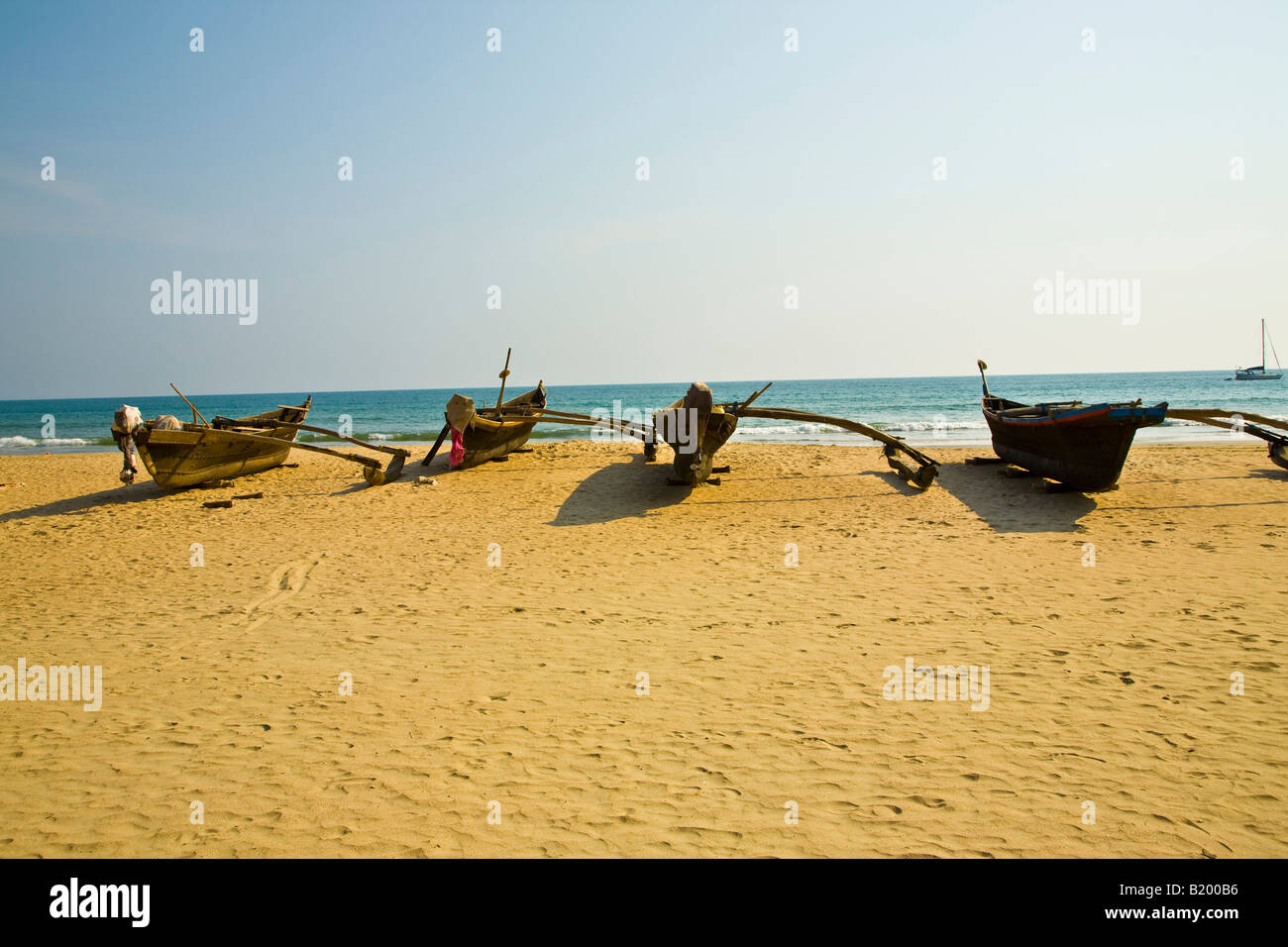 Goan fishing boats hi-res stock photography and images - Alamy