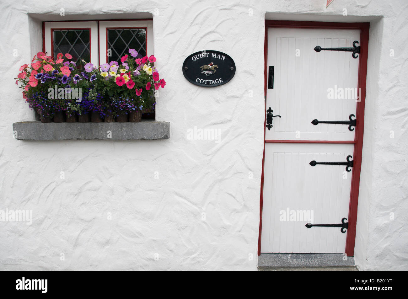 Irish cottage garden hi-res stock photography and images - Alamy