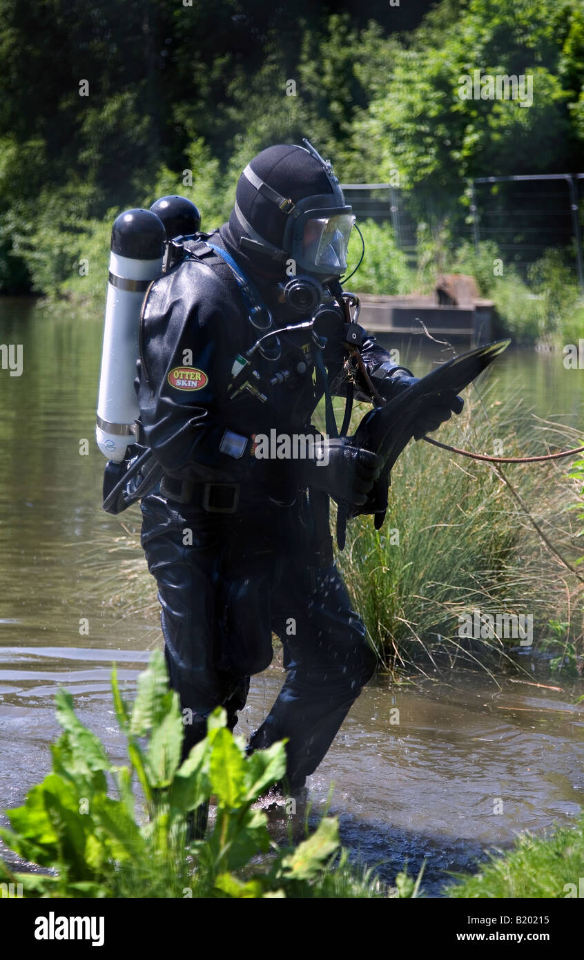 Police diver hi-res stock photography and images - Alamy