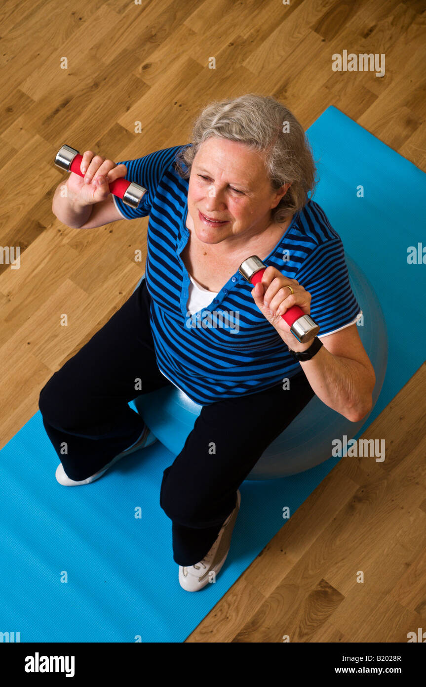 Physically fit elderly hi-res stock photography and images - Alamy