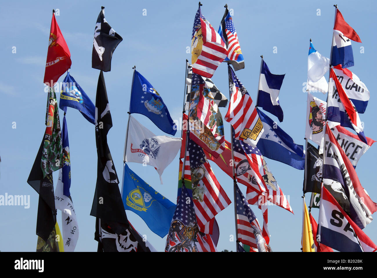 Windy day flags hi-res stock photography and images - Alamy