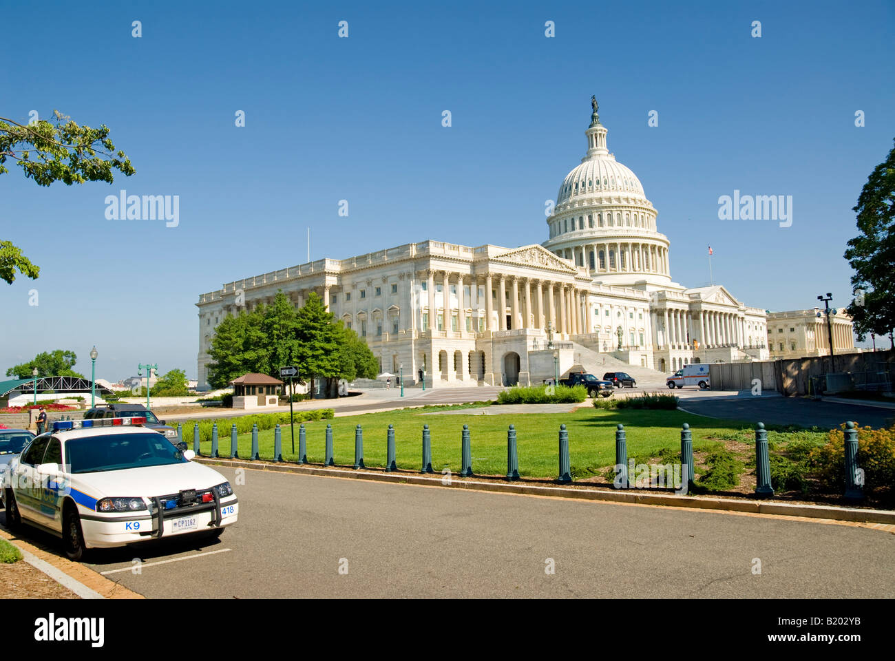 United States Capitol Building Police Car Washington DC // WASHINGTON ...