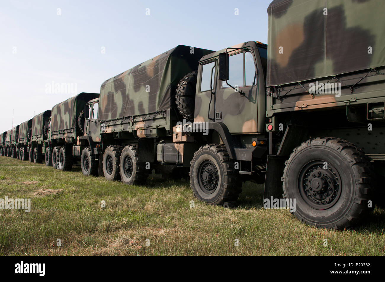 Military convoy hi-res stock photography and images - Alamy