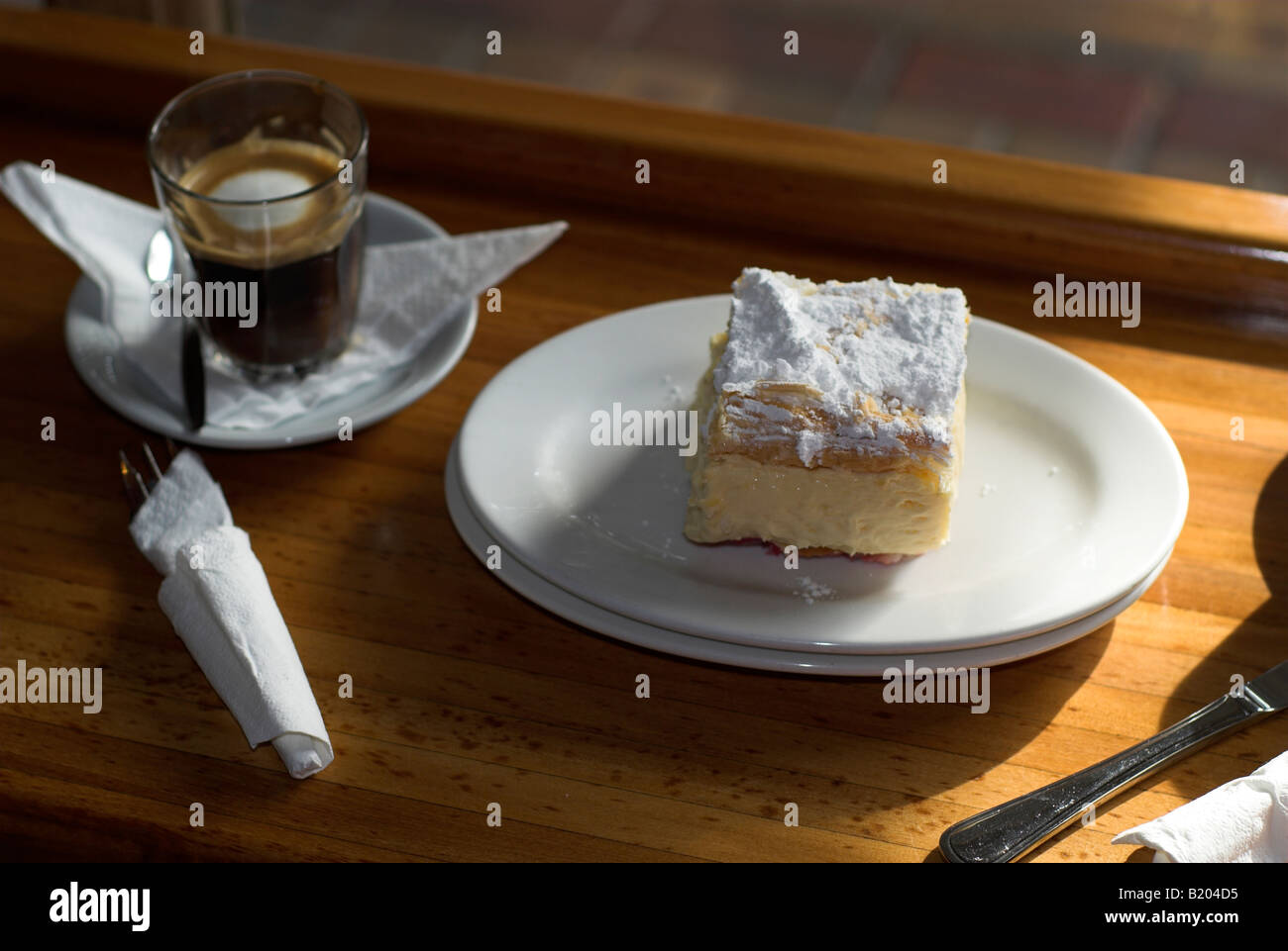 Vanilla slice australia hi-res stock photography and images - Alamy