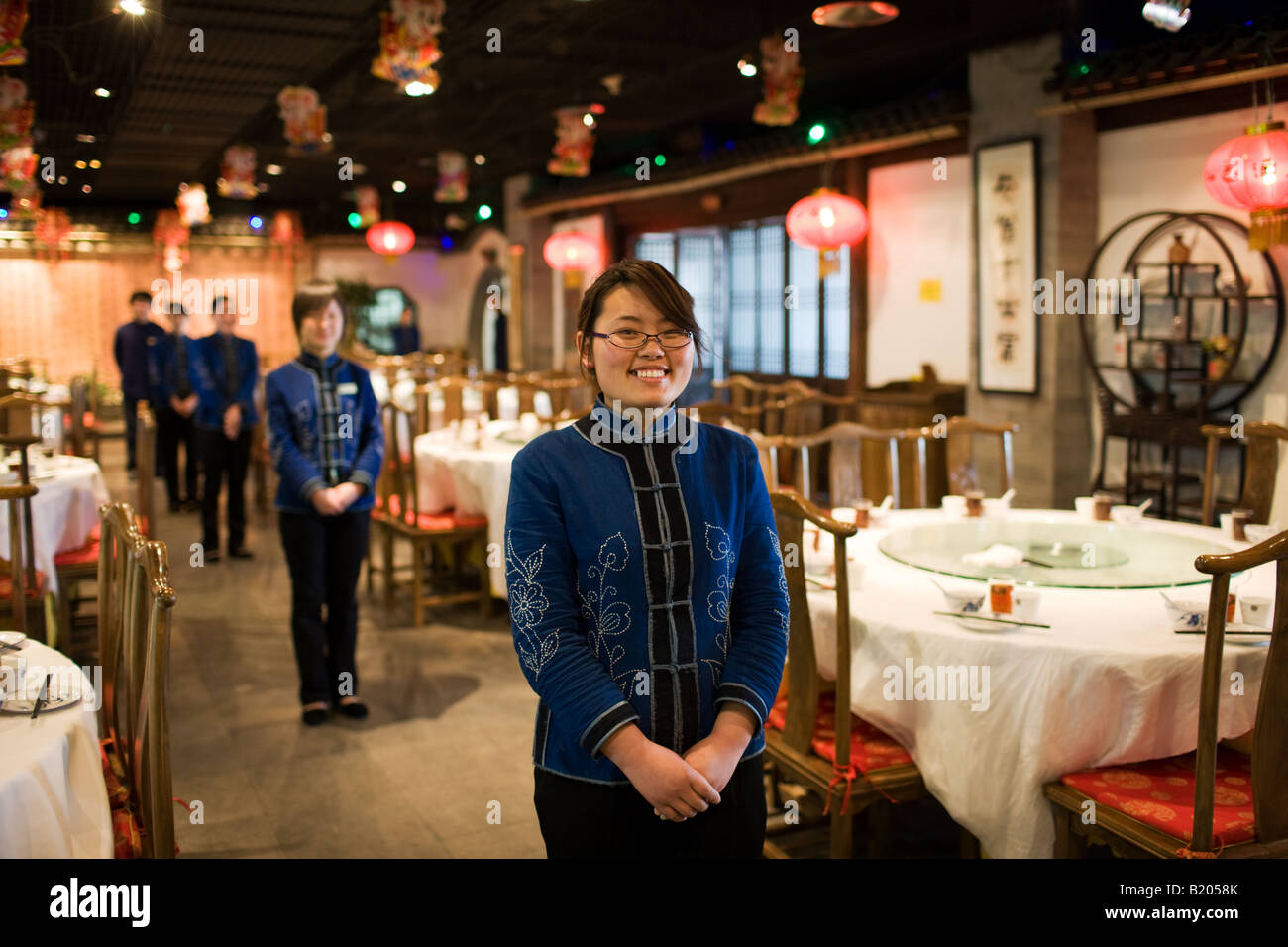 Waitresses in Chinese restaurant Beijing China Stock Photo - Alamy