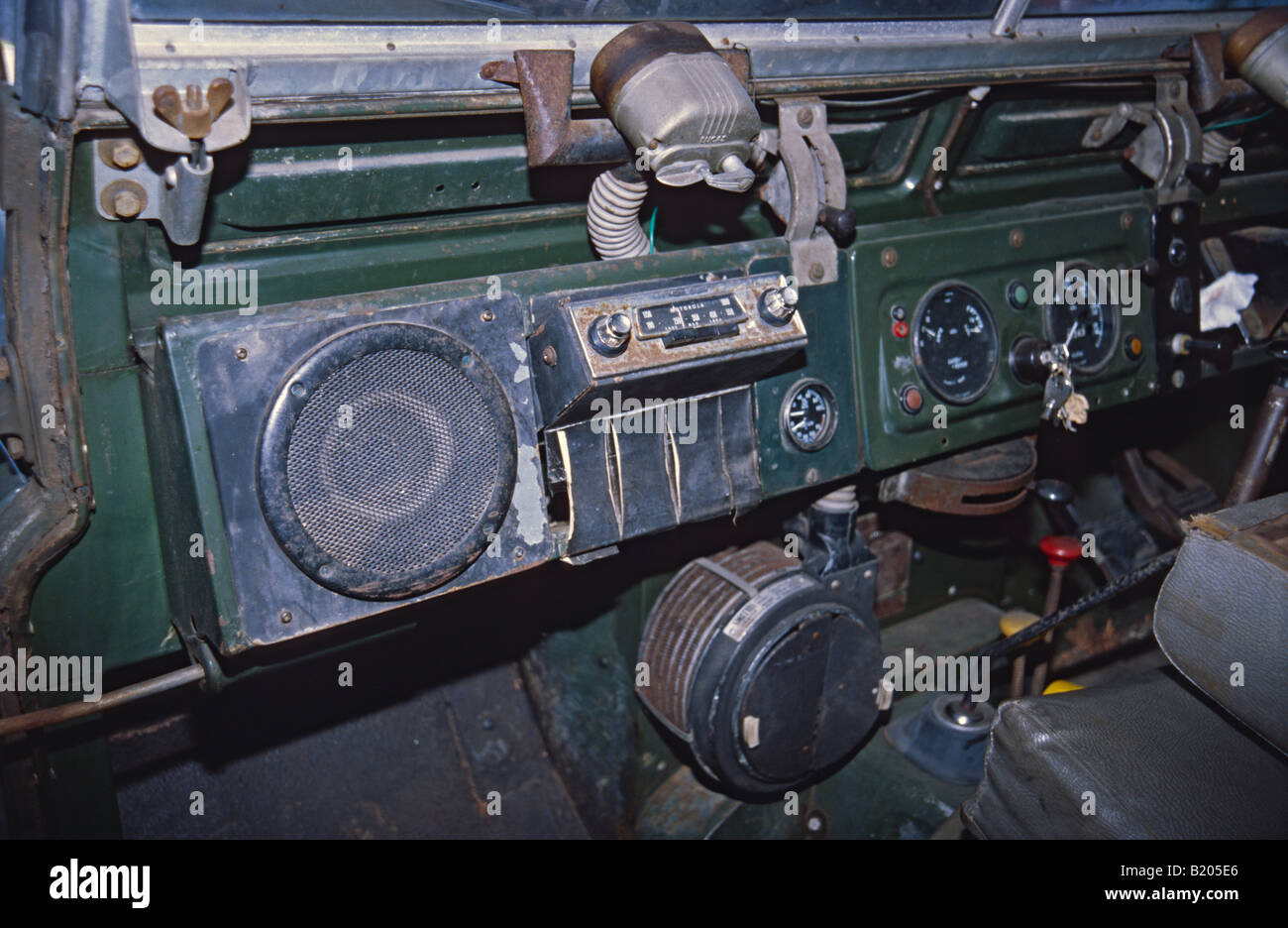 Historic AM radio fitted in a very original and unrestored 1962 Series ...
