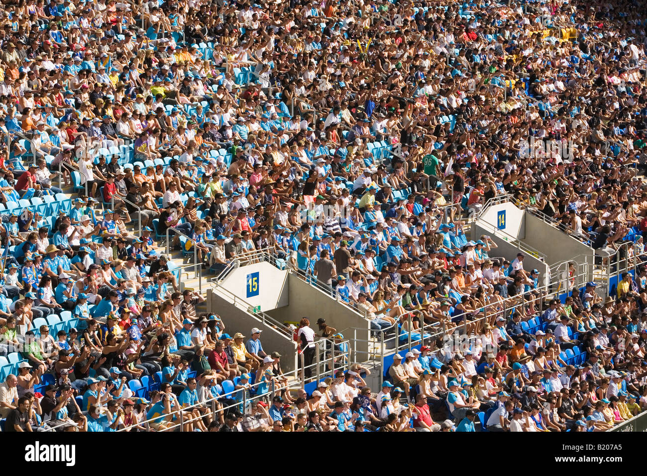 Afl Australian football league spectators Stock Photo - Alamy
