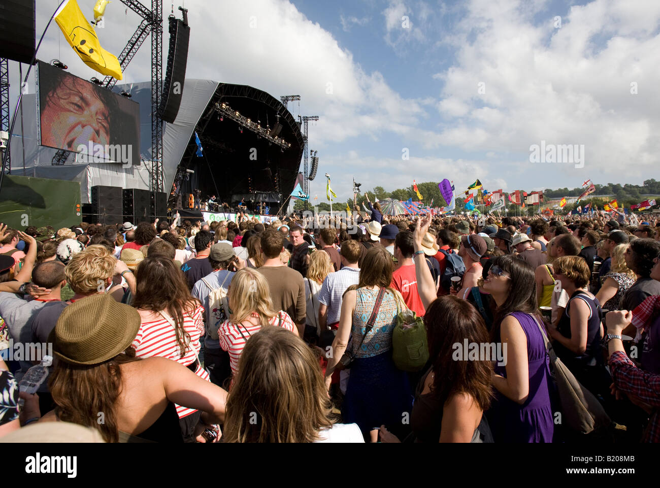 Avalon stage glastonbury hi-res stock photography and images - Alamy