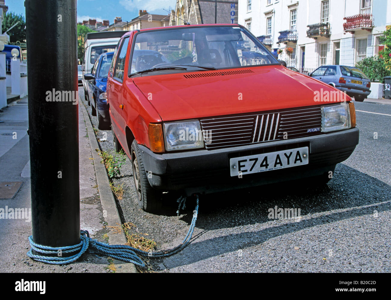 0780 Car tied to lamp post Bristol England Stock Photo - Alamy
