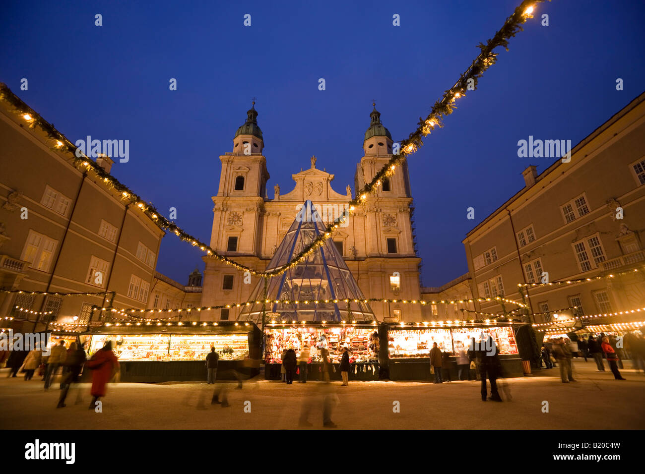 Christmas market at Cathedral Square near Salzburg Cathedral in the ...