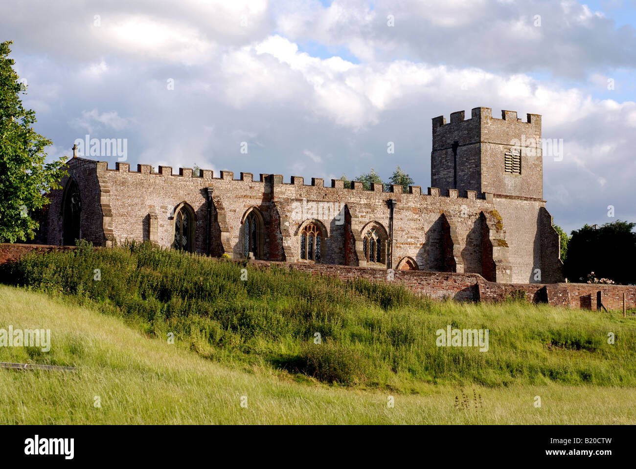 Chesterton village church hi-res stock photography and images - Alamy