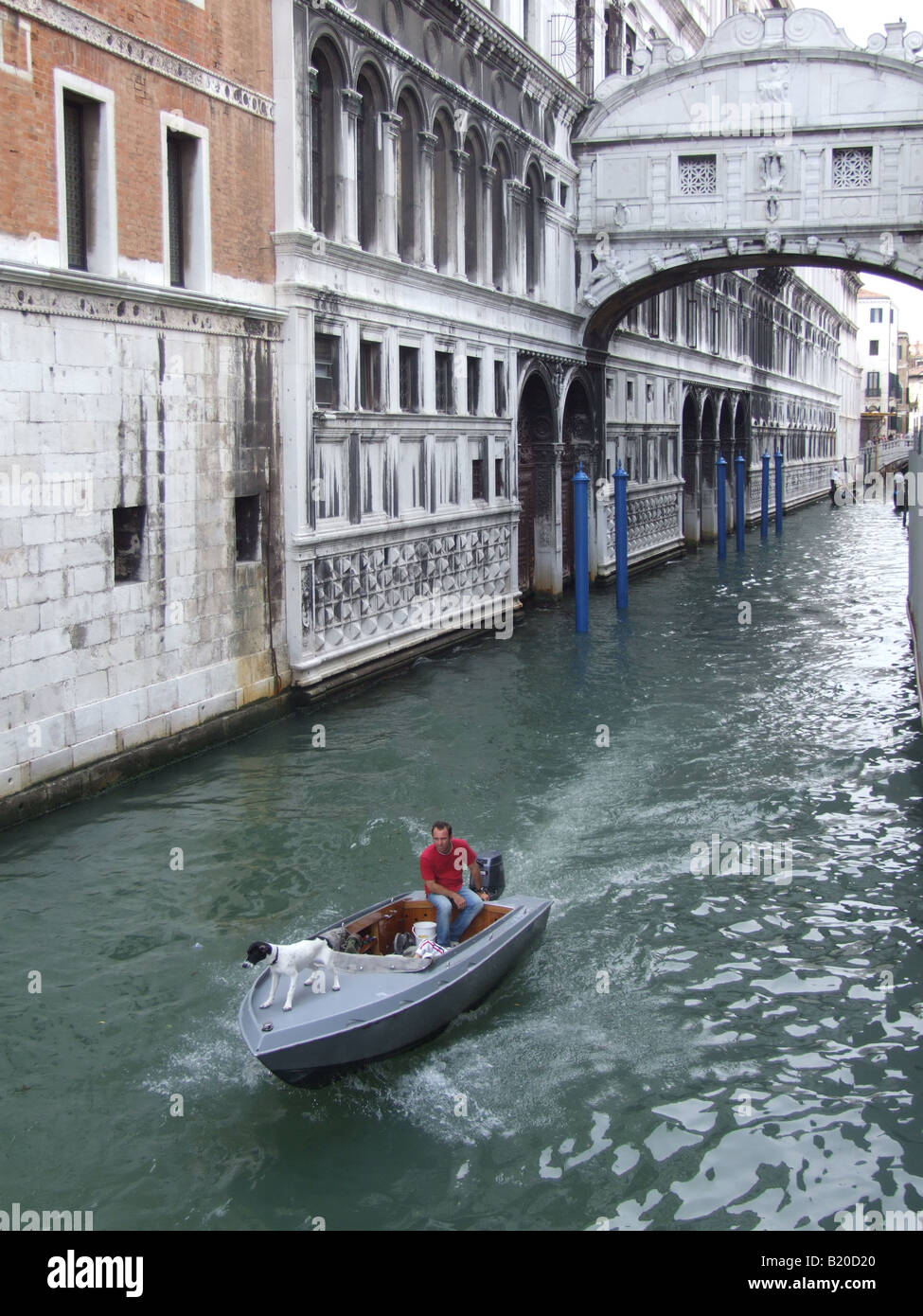 people in venice italy Stock Photo - Alamy