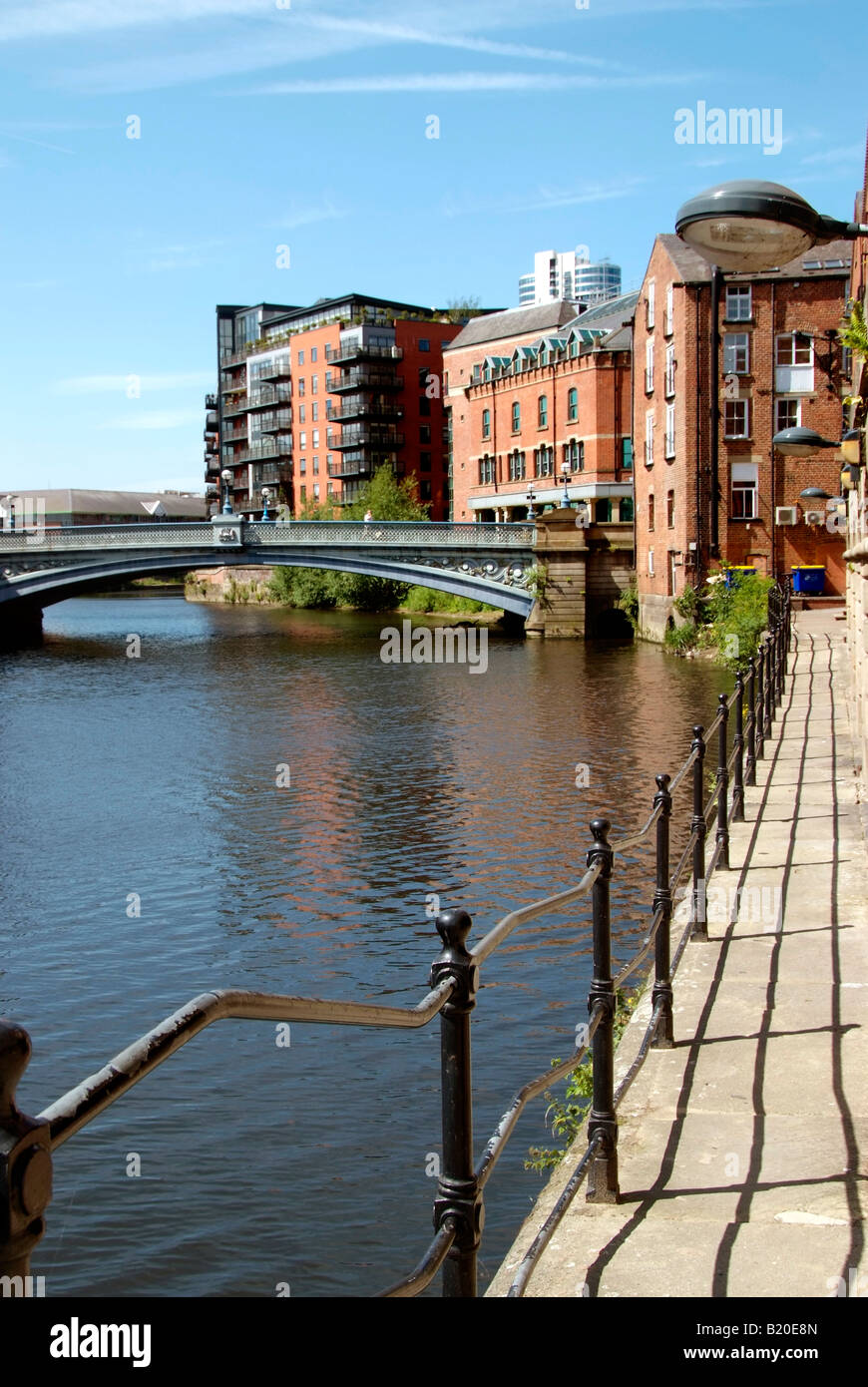 Leeds bridge hi-res stock photography and images - Alamy
