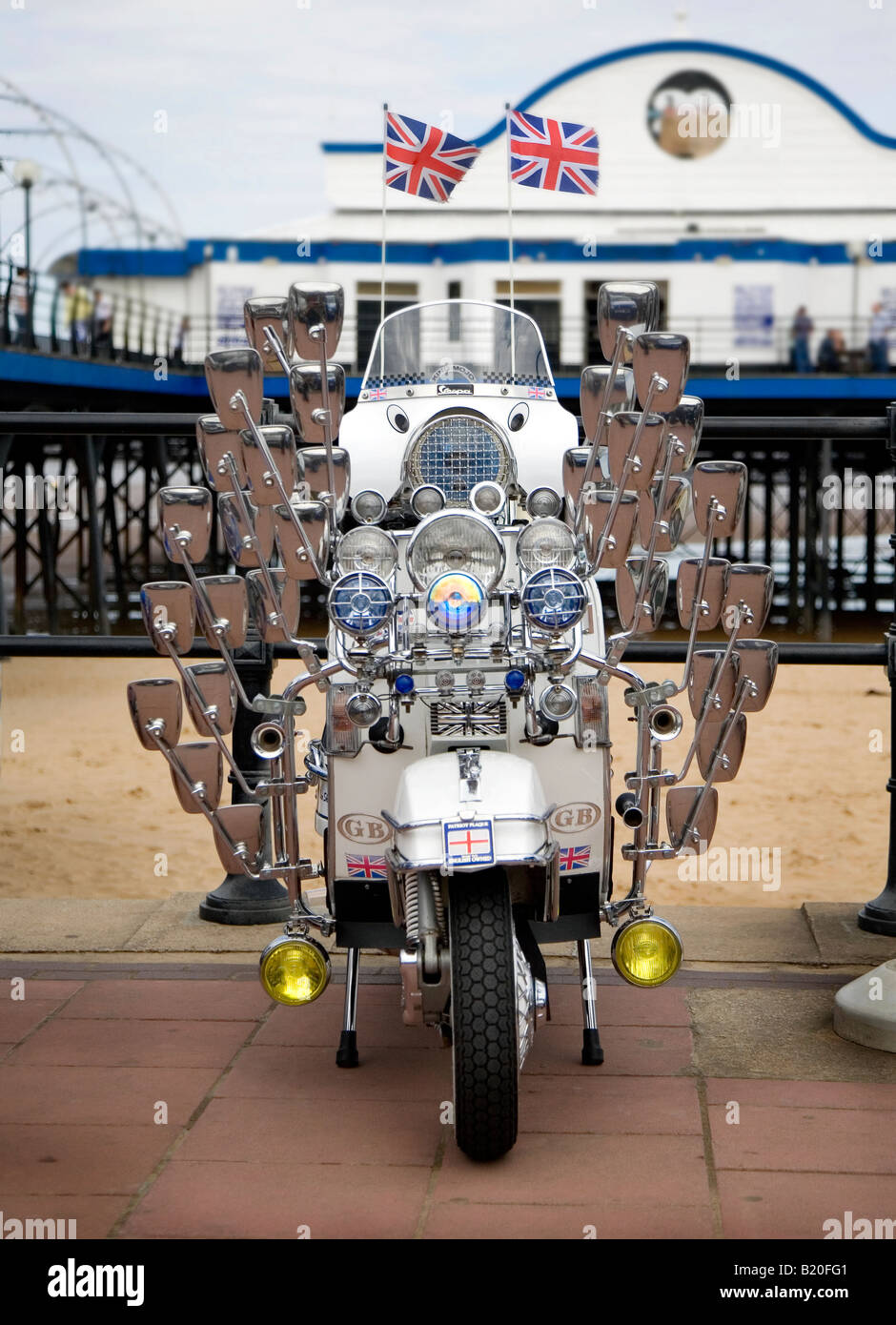 Mods 1960s hi-res stock photography and images - Alamy