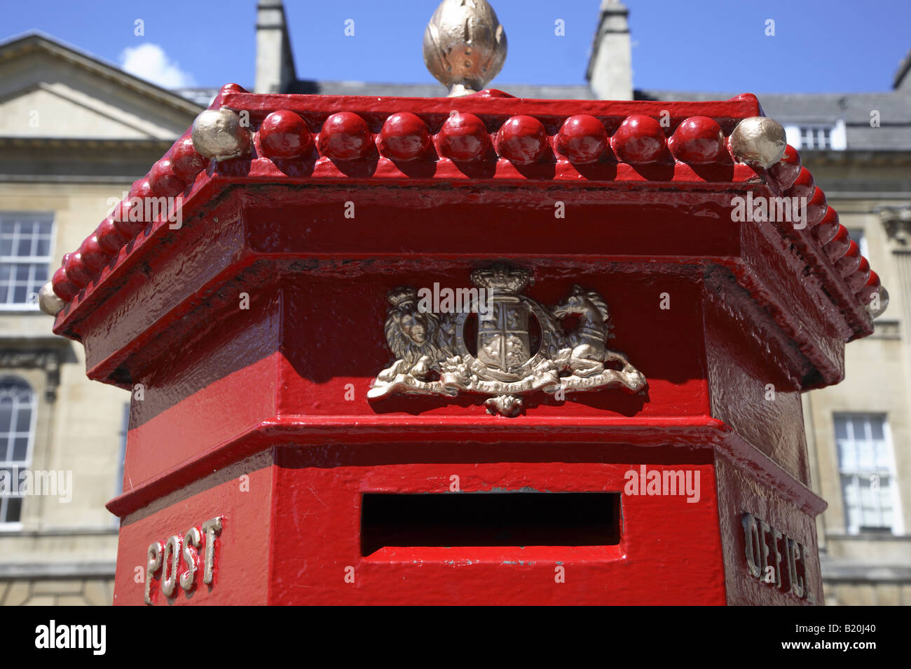 Victorian postbox hi-res stock photography and images - Alamy