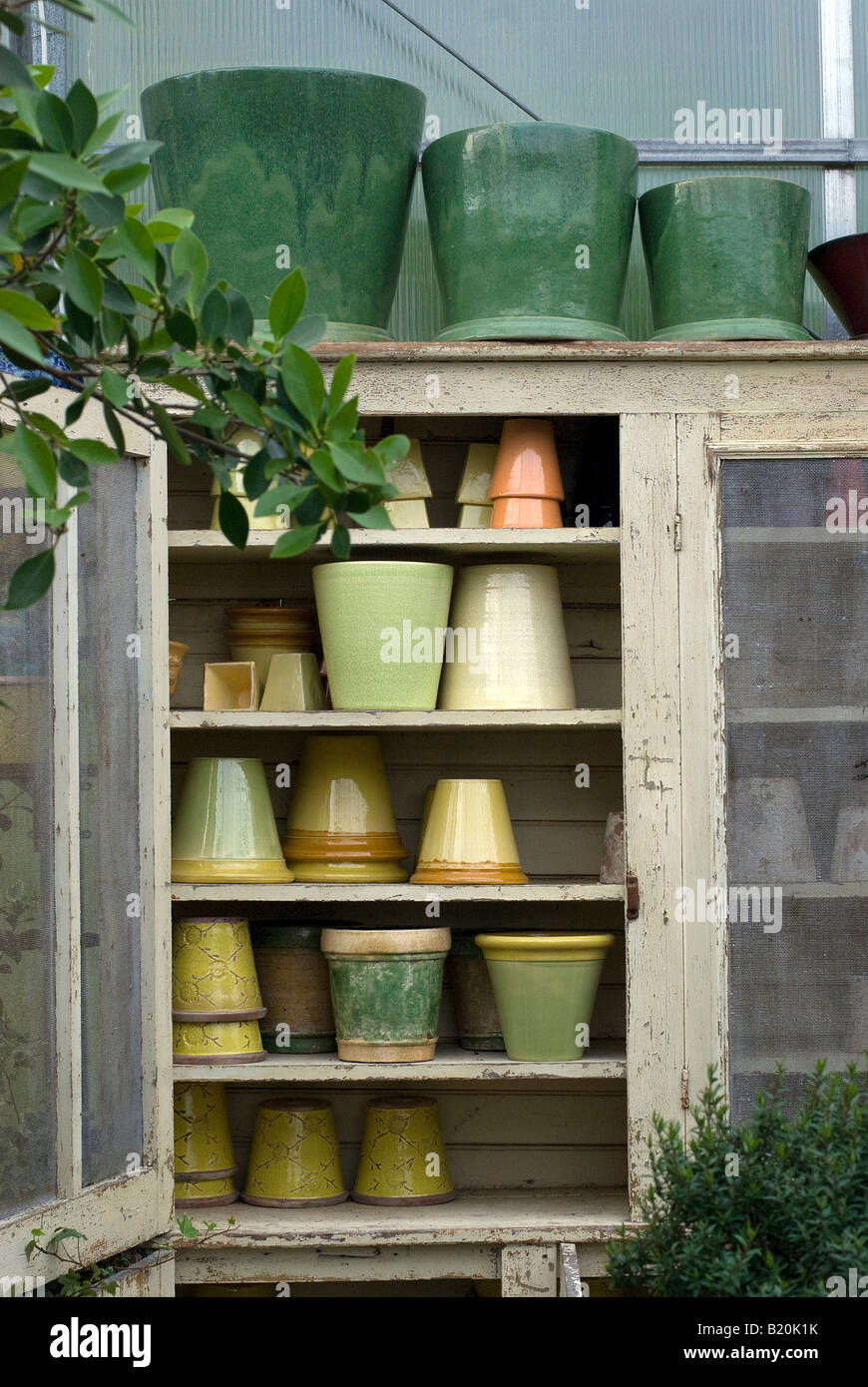 Pots planters hi-res stock photography and images - Alamy
