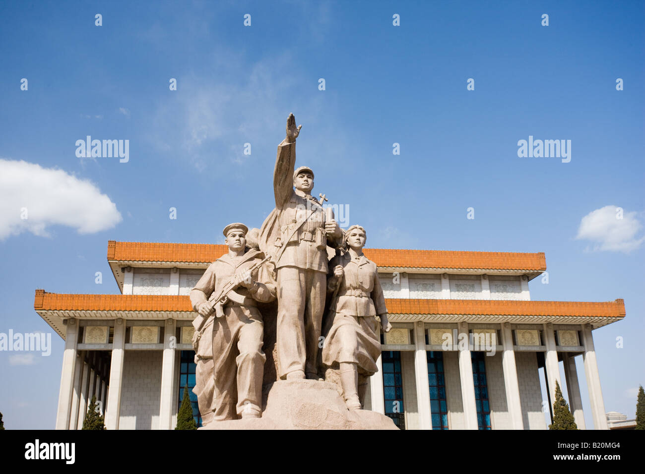Workers statue tiananmen square hi-res stock photography and images - Alamy