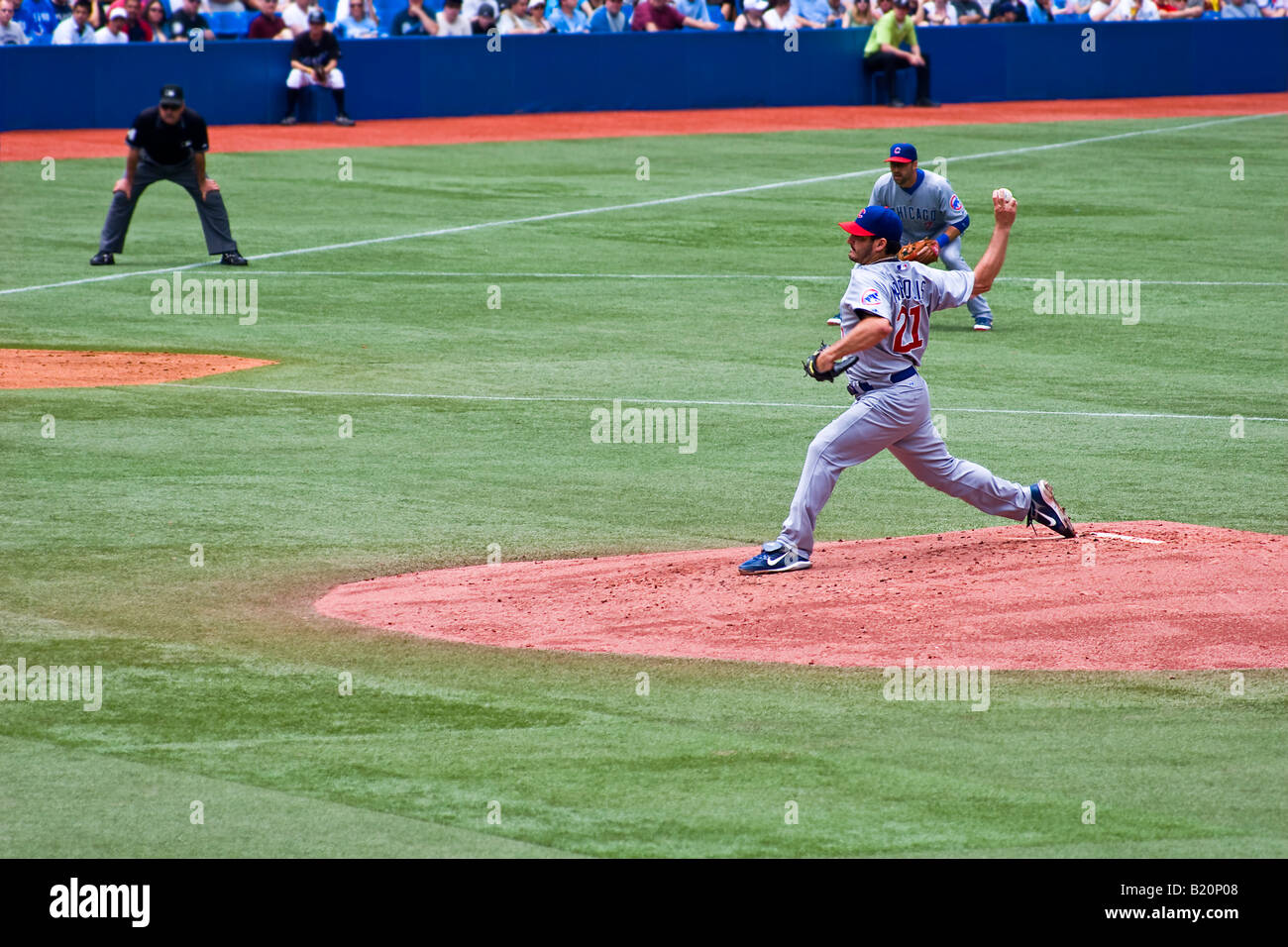 Toronto blue jays stadium hi-res stock photography and images - Alamy