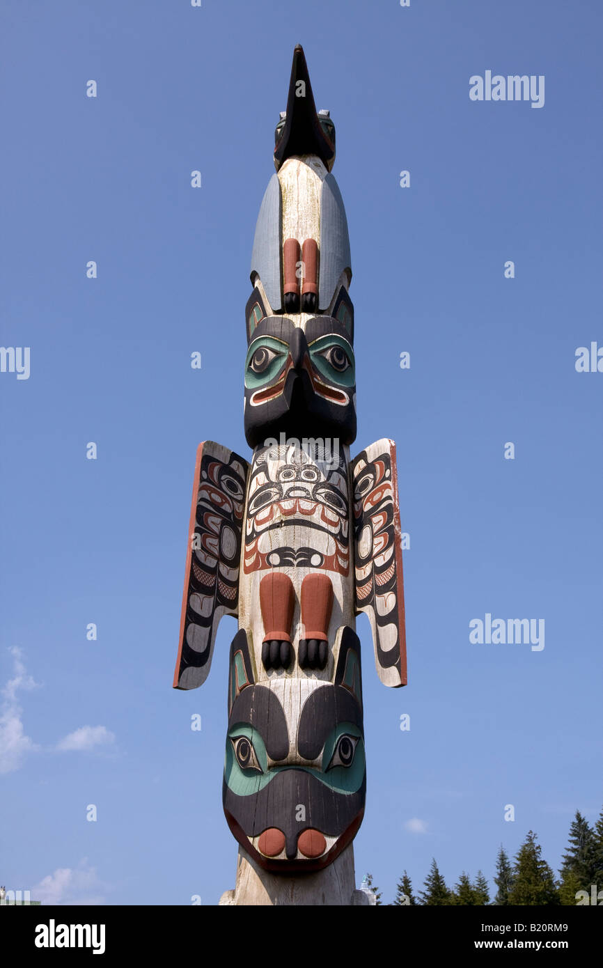 Whale totem pole hi-res stock photography and images - Alamy